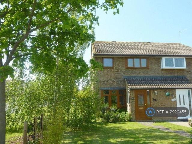 Favell Drive, Milton Keynes, MK4 3 bed semi detached house to rent £1,550 pcm £358 pw