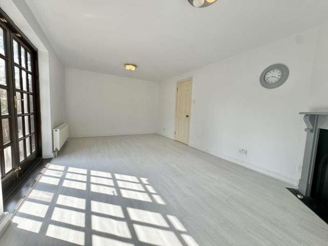 Faversham Avenue, London, EN1
