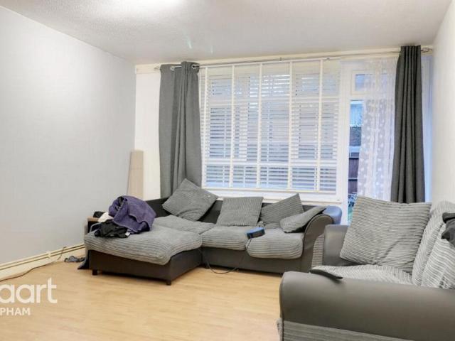 Fawcett Close, London 4 bed terraced house to rent £3,750 pcm £865 pw