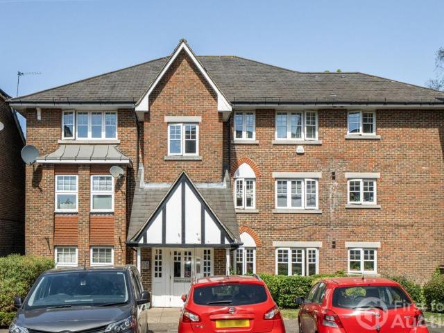 Fawcett Close, London SW16, 2 bed flat to rent, £2,395 pcm | PrimeLocation
