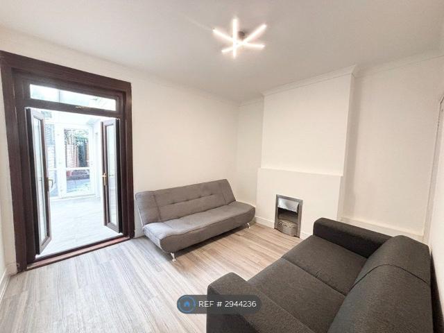 Fawcett Road, Croydon CR0, 3 bed terraced house to rent, £2,050 pcm | PrimeLocation