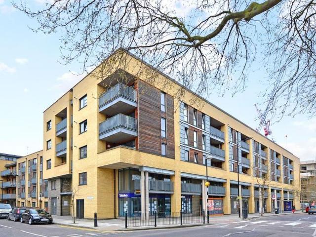 Fawe Street, London E14, 3 bed flat to rent, £2,775 pcm | PrimeLocation