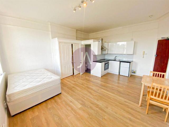 Fawley Road, West Hampstead, London, NW6 Studio to rent £1,560 pcm £360 pw
