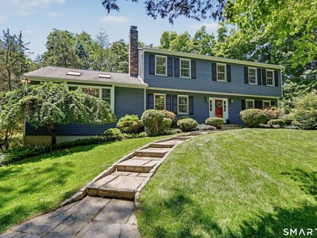 Fawn Meadow Dr, Trumbull, Home For Sale
