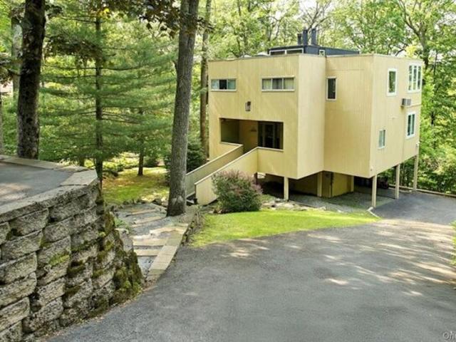 Fawn Hill Rd, Tuxedo Park, Home For Sale