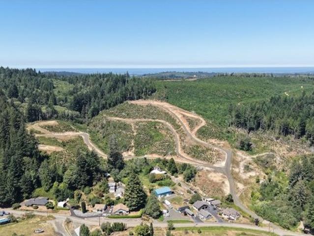 Fawn Ln, Coos Bay, OR 97420