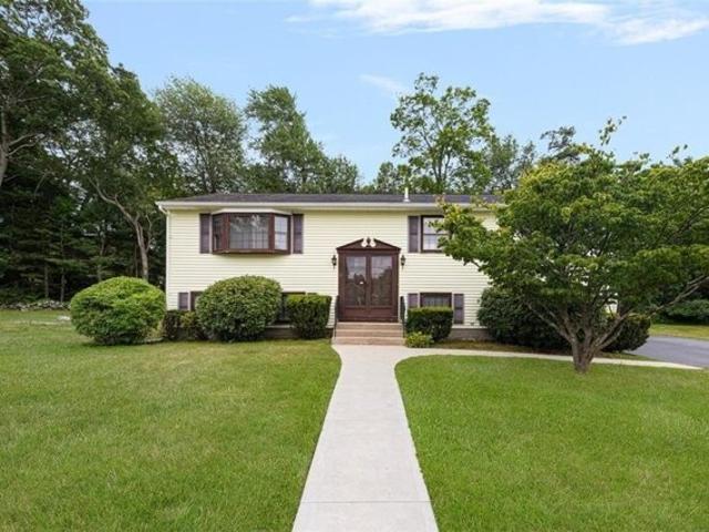 Fawn Ln, West Warwick, Home For Sale