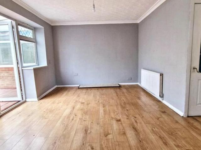 Fawns Manor Road, Feltham, TW14
