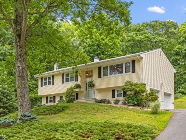 Fawnridge Dr, Washington Township, Home For Sale