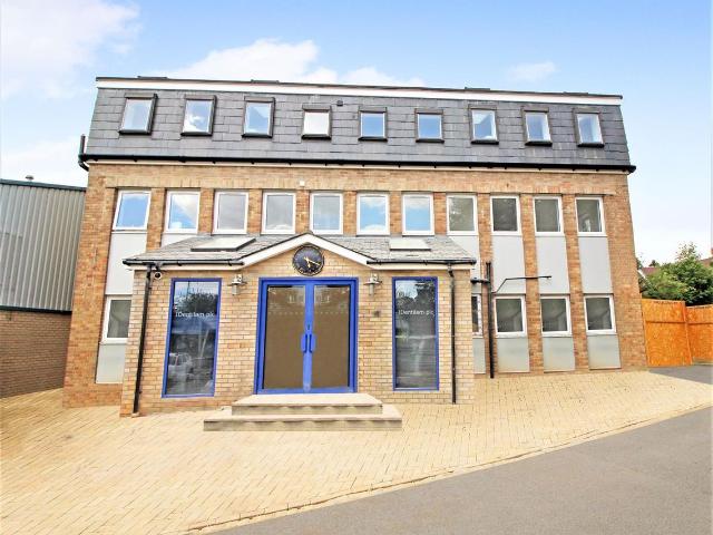 Faygate Lane, Faygate, Horsham RH12, 1 bed flat to rent, £1,150 pcm | PrimeLocation