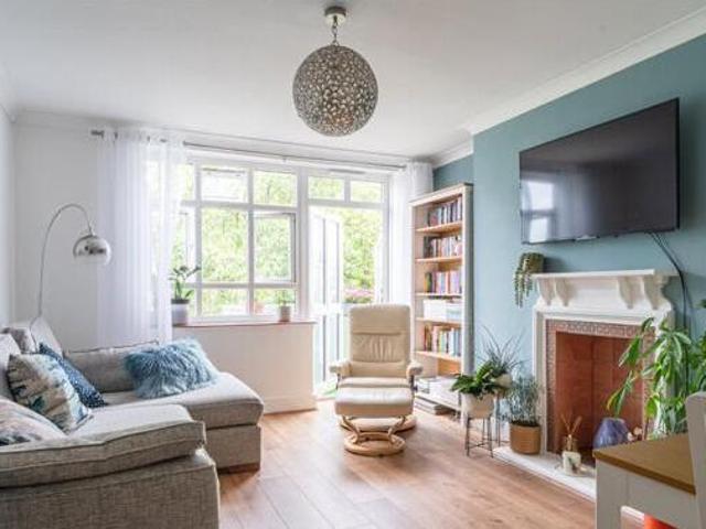 Fayland Avenue, London, 2 Bedroom Apartment