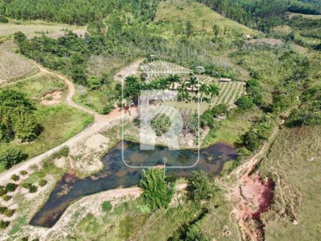 Fazenda à venda, 3 quartos, 1 suíte, Centro Senhora de Oliveira/MG