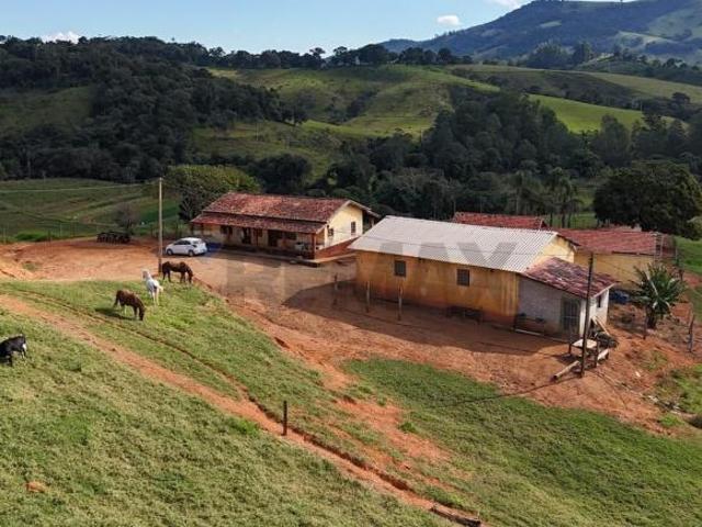 FAZENDA A VENDA EM SOCORRO/SP – COM VISTA PARA MONTANHA, LAGO EM FORMATO DE CORAÇÃO E 6 NASCENTES RE
