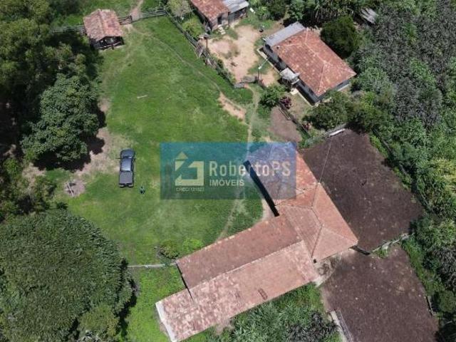 Fazenda à venda no Centro de Bom Jardim de Minas MG: 4 quartos, 1 suíte, 1 sala, 2 banheiros, 2 vaga