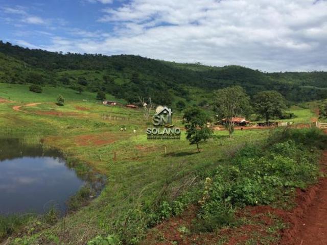 Fazenda à venda no bairro Centro Barro Alto/GO