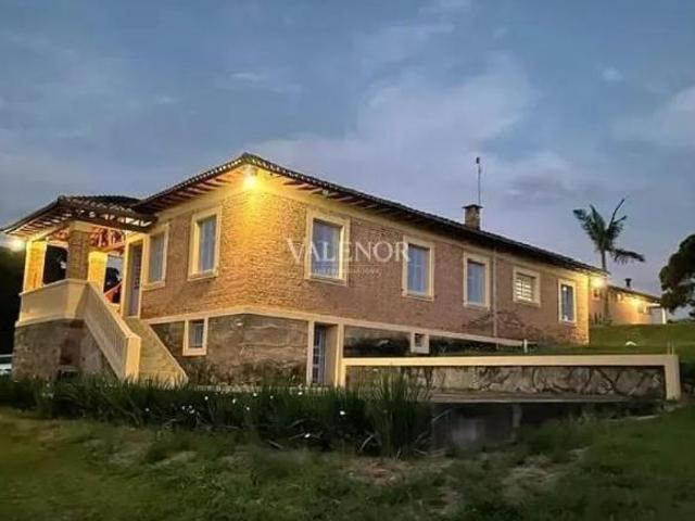 Fazenda centenária de 1920, restaurada, em Itapira, SP