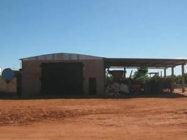 Fazenda com 4 quartos à venda em Minas Gerais, 10032000 m²