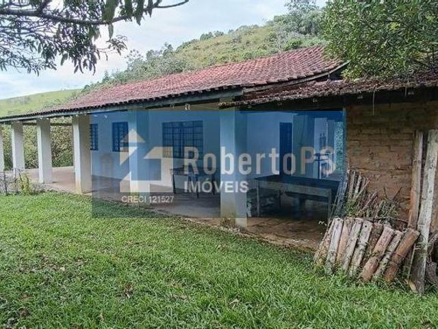 Fazenda com 57 alqueires, no pé da Serra da Mantiqueira
