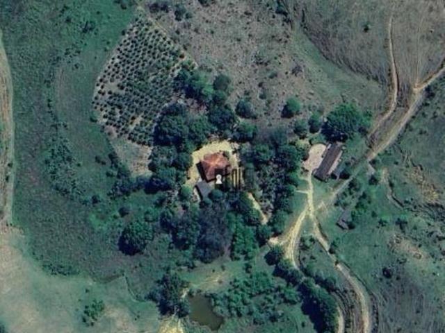 Fazenda com 5 dormitórios à venda, 3000000 m² por R$ 4.500.000,00 Centro Leopoldina/MG