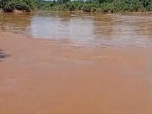 FAZENDA com 67 hectares, dupla aptidão, margem do Rio das velhas
