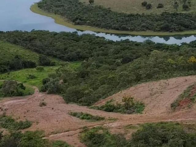 Fazenda com 852 hectares. Disponível pra Venda no município de Luziania. Goiás. Fazenda com poten