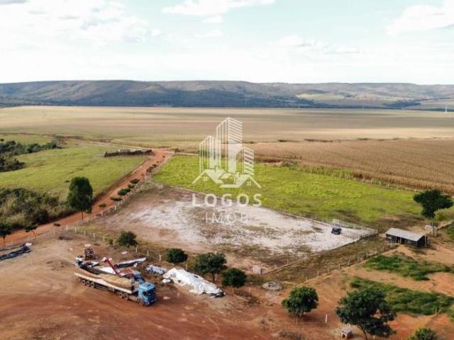 Fazenda com 1.470 hectares estruturada em Paracatu MG 02