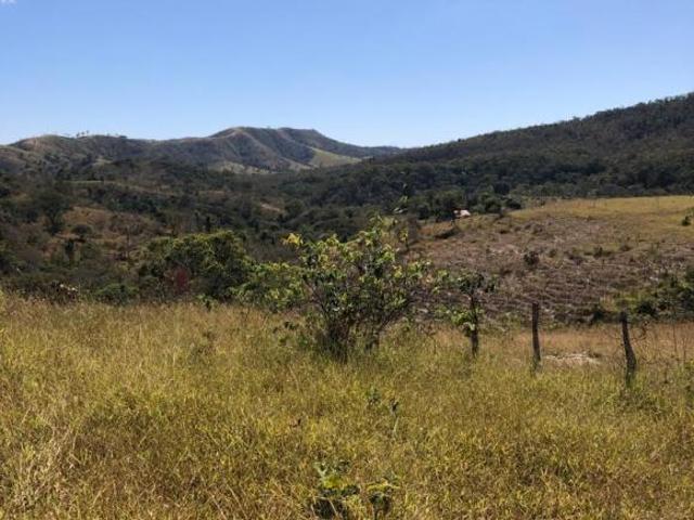 FAZENDA COM 300 EQUITARES RICA EM ÁGUA LOCALIZAÇÃO A 40km DO DF 98150 8787