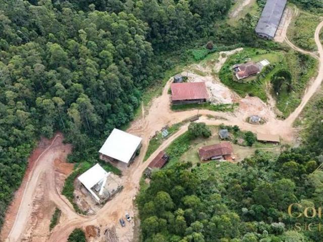 Fazenda com 3 dormitórios à venda, 2400000 m² por R$ 10.000.000,00 Fracalanza Campos do Jordão/S