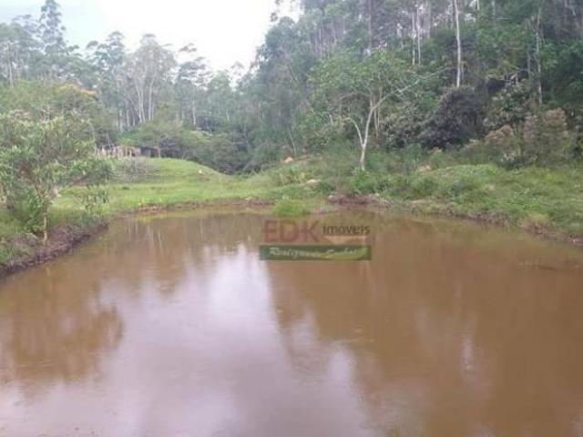 Fazenda com 3 dormitórios à venda, 701800 m² por R$ 1.540.000,00 Chácara Ipês Caçapava/SP