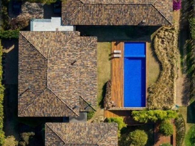 FAZENDA DA GRAMA Locação ou Venda Linda casa Terrea com 6 suites