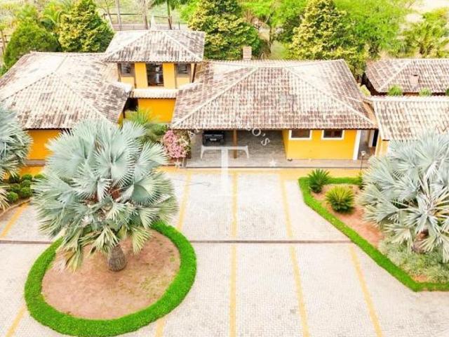 Fazenda de Luxo HARAS à Venda em Localização Privilegiada: 2 Quartos, 2 Suítes, 3 Salas, 8 Banheir