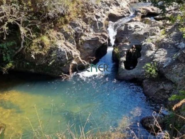 Fazenda de 1040 Hectares em Araxá, MG Café, Soja e Pecuária, Rica em Água e Ótima Logística
