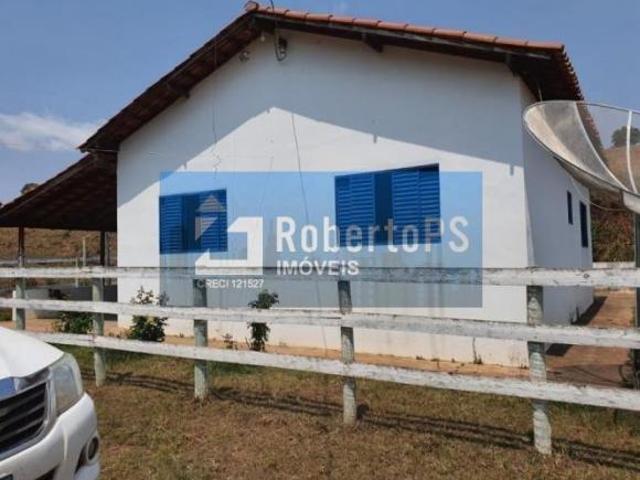 Fazenda de 242 hectares no Centro de Cruzília MG, com 8 banheiros, à venda!