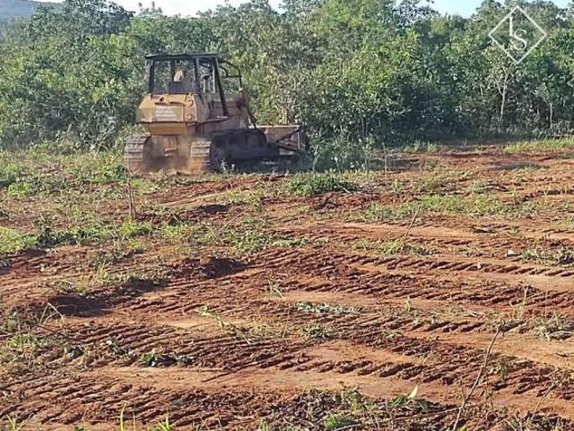 Fazenda de 2.450 ha em Corinto MG. Margeada com Rio do Peix. Terra pra grãos e citrus