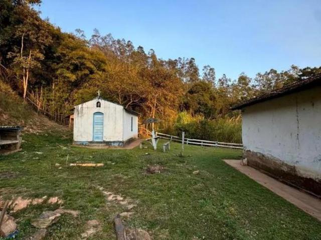 Fazenda de 55,16 hectares em Delfim Moreira MG, bairro Rosário com casa 3 quartos, 3 banheiros e 8 v
