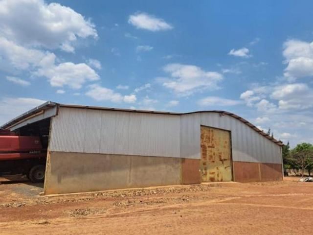 FAZENDA DE 906 HECTARES EM URUCUIA MMINAS GERAIS VENDIDA DE PORTEIRA FECHADA 98150 8787