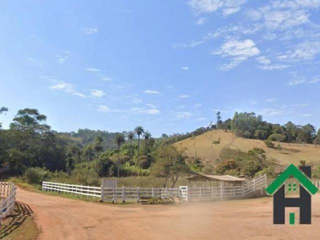 FAZENDA EM CAETÉ