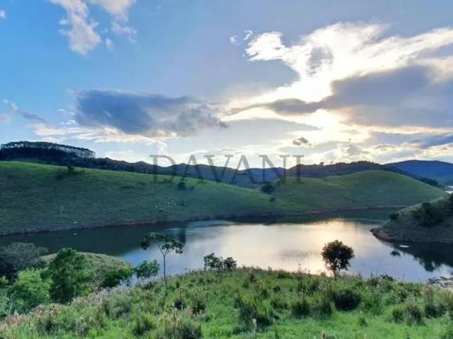 Fazenda em Paraibuna com 140 alqueires, Casa Sede com 4 quartos, 9km de margem de represa, pasto pa
