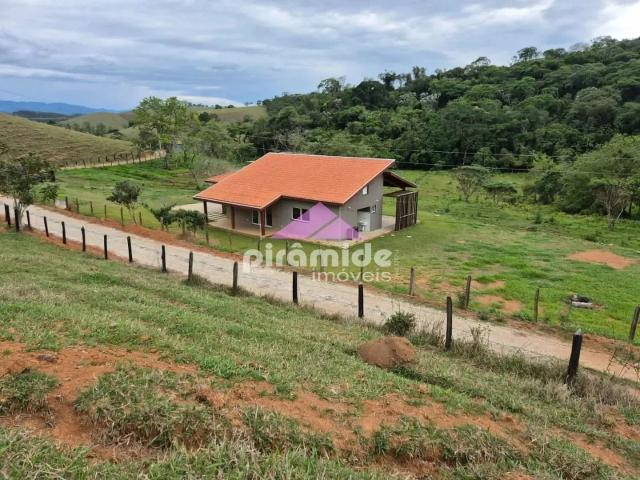 Fazenda em Recanto Caeté, São José dos Campos/SP de 190m² 3 quartos à venda por R$ 899.900,00