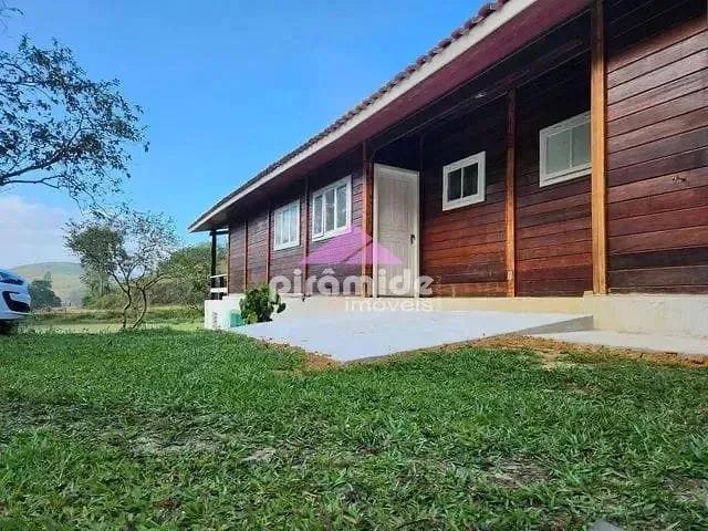 Fazenda em Vila Industrial, São José dos Campos/SP de 250m² 5 quartos à venda por R$ 1.809.900,00