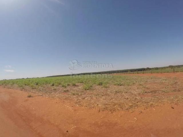 Fazenda para venda em Centro, Fronteira