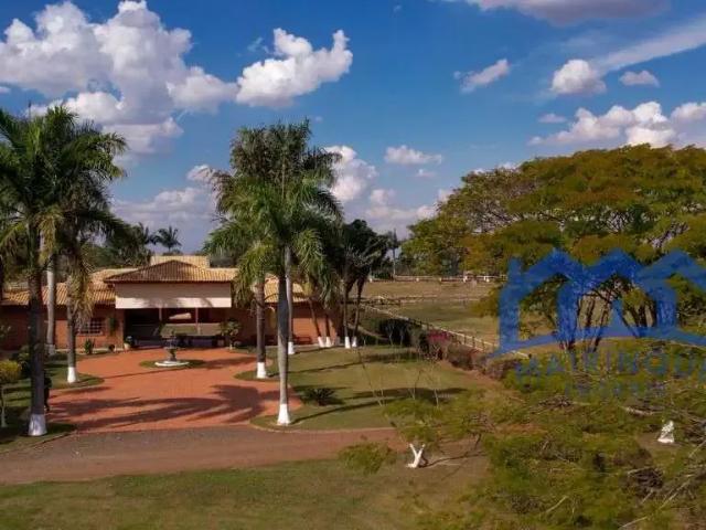 Fazenda para Venda em Cesário Lange/SP Centro 3 Quartos