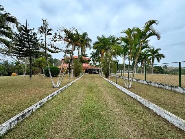 Fazenda para Venda em Goianá/MG Centro 8 Quartos