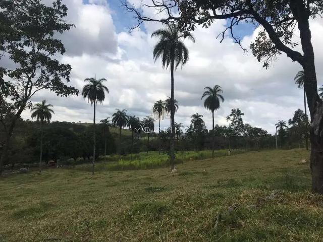 Fazenda para Venda em Esmeraldas/MG Beira Córrego 3 Quartos