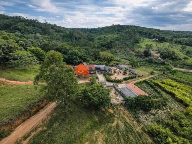 Fazenda para Venda em Jaboticatubas/MG Centro 4 Quartos