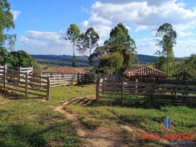 Fazenda para Venda em Oliveira, Oliveira, 3 dormitórios, 1 banheiro, 2 vagas