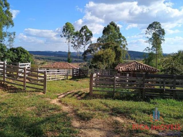 Fazenda para Venda em Oliveira, Oliveira, 3 dormitórios, 1 banheiro, 2 vagas