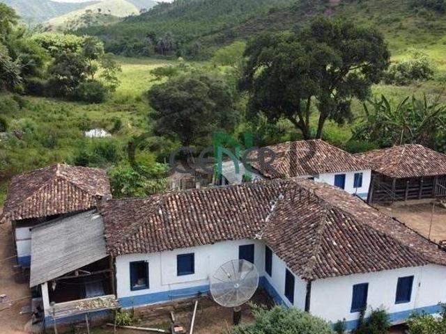 Fazenda Paraíso das Águas de 388 ha com casarão antigo na reg de Guanhães MG