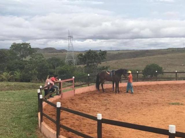 Fazenda Plana Altiplano Leste 18 Hectares com córrego e Benfeitorias