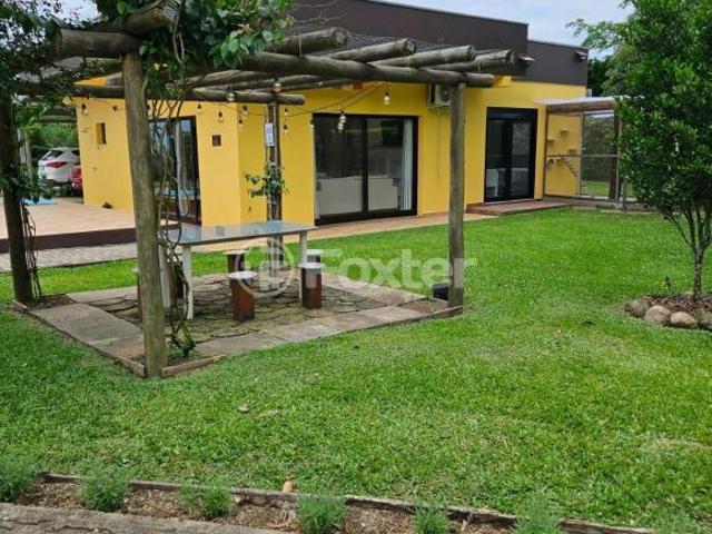 Fazenda / Sítio / Chácara, 3 dormitórios, 303 m², em Centro